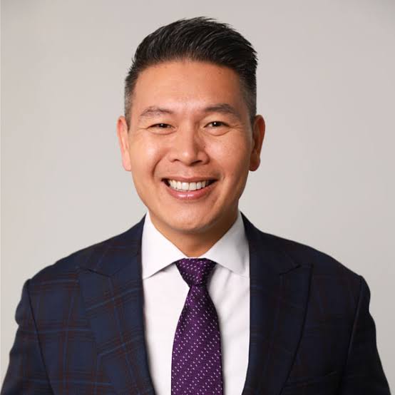 Dân biểu Derek Tran bảo trợ cho nhà báo Lê Hữu Minh Tuấn - Thời Báo ...