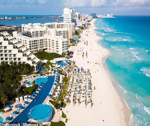 Du khách Canada chuyển hướng thay vì qua Florida hay California, thì ...