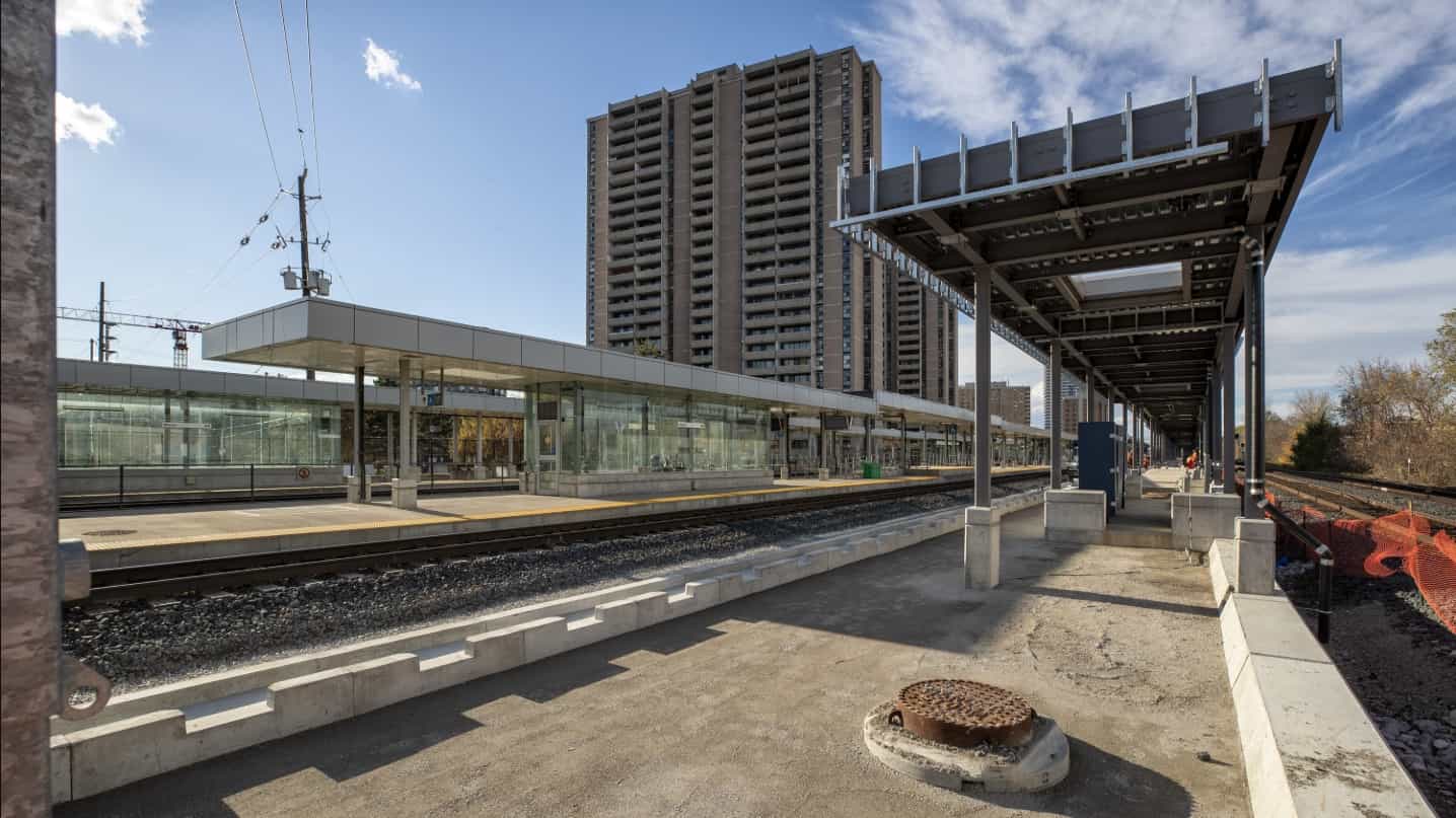 Một người bị đâm trên tàu GO Transit rạng sáng Thứ Hai tại Toronto ...